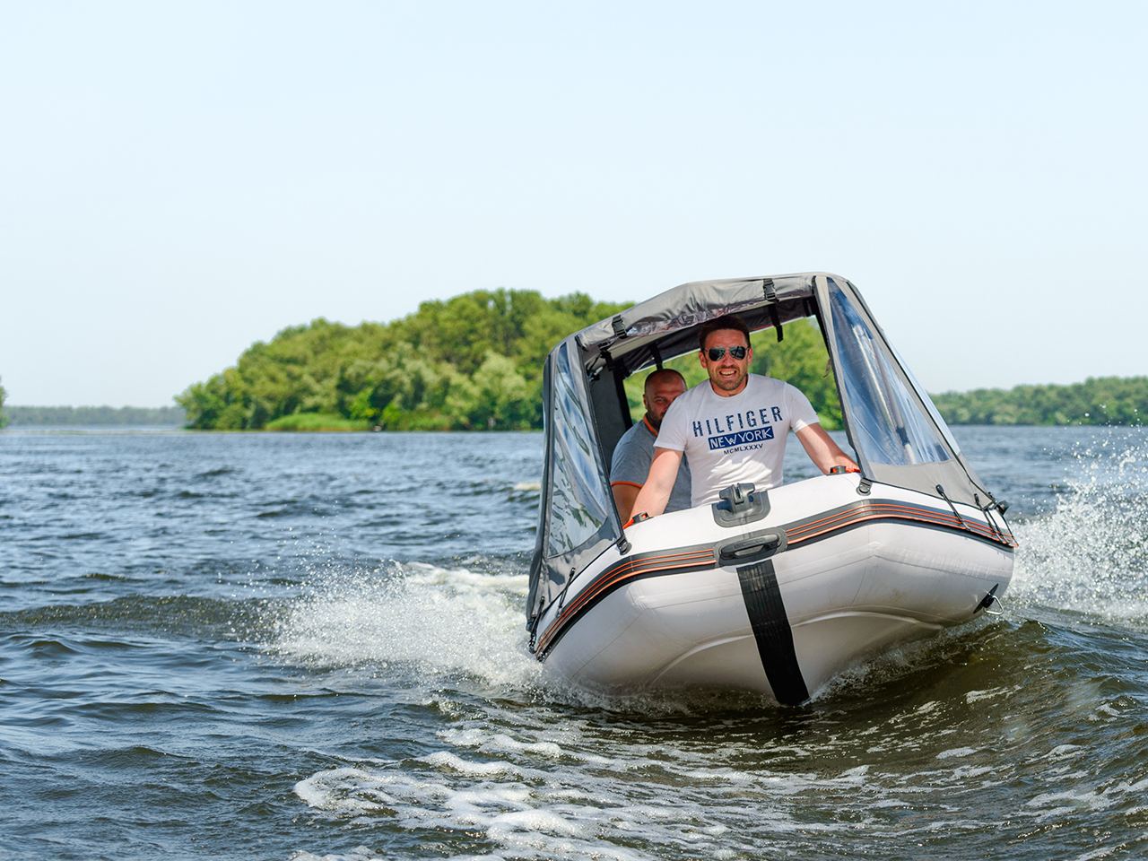 Why do you need an awning on PVC boat? – Shipbuilding company Kolibri